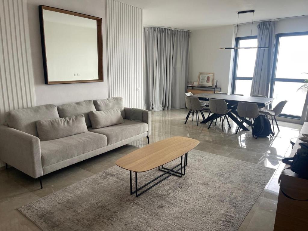 J Tower Luxury, Jerusalem (updated prices 2026)