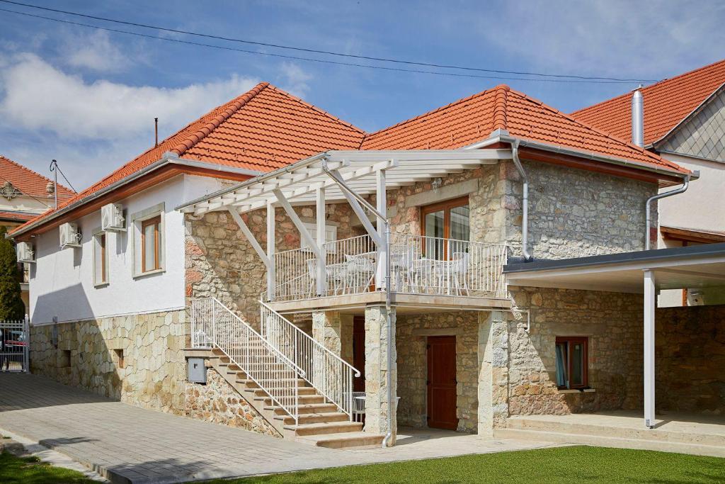Szarka DownTown Vendégház, Mád (updated prices 2026)
