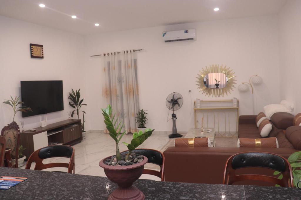 Gabon Happiness House, Libreville (updated prices 2025)