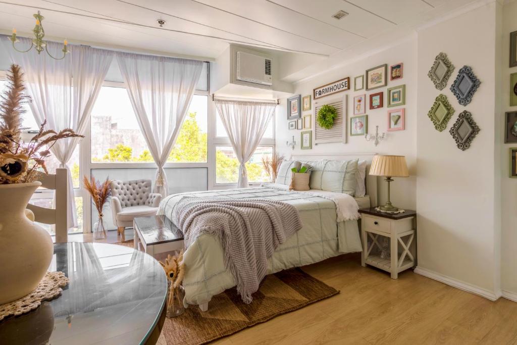 Eclectic studio and parking at Kapitolyo, 10 mins BGC, Manila (updated ...