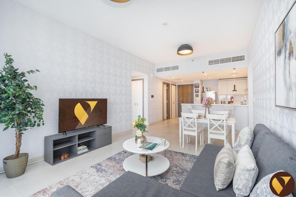 Vogue Stunning Dubai Frame and Park Views, 30th Floor with balcony ...