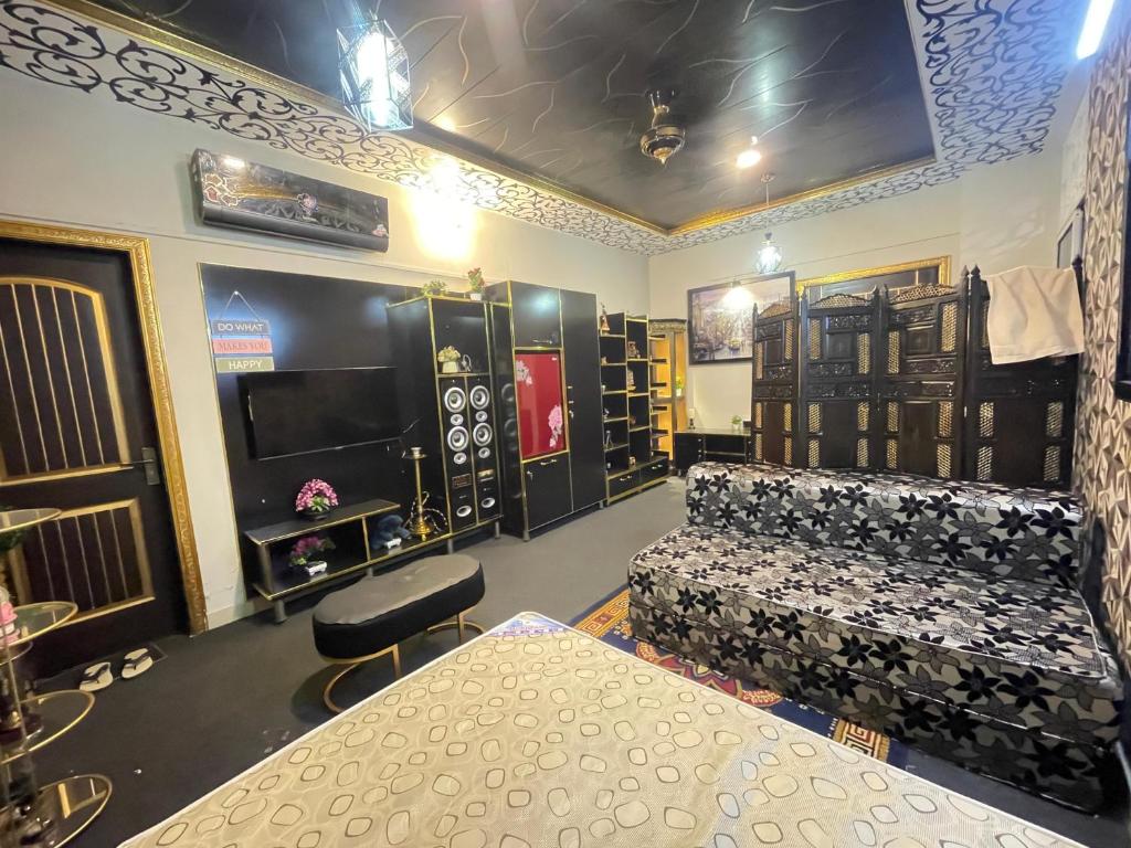 Studio Apartment Buch Villas Multan, Multan की (2026 के लिए अपडेट हुई कीमत)