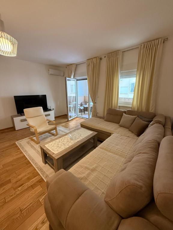 Stan 60m2, Bar (updated prices 2026)