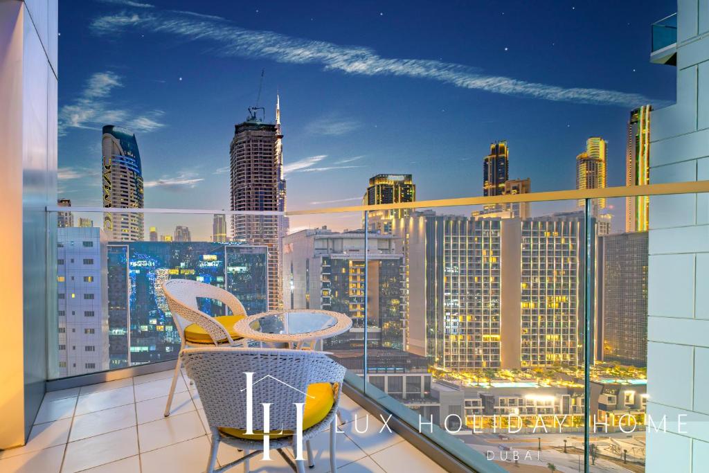 LUX The Majestine Burj Khalifa View Studio, Dubai (updated prices 2025)