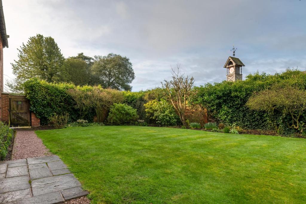 West Gables, High Legh (updated prices 2026)
