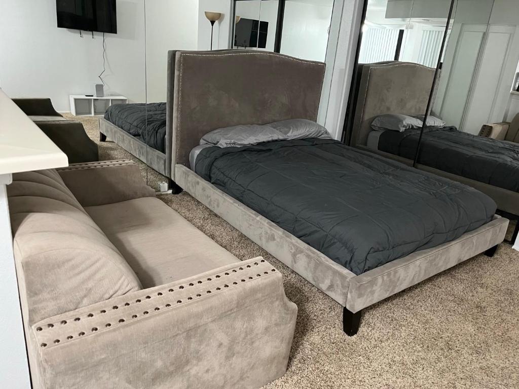 Starlight Studio near Sunset, Los Angeles (updated prices 2025)