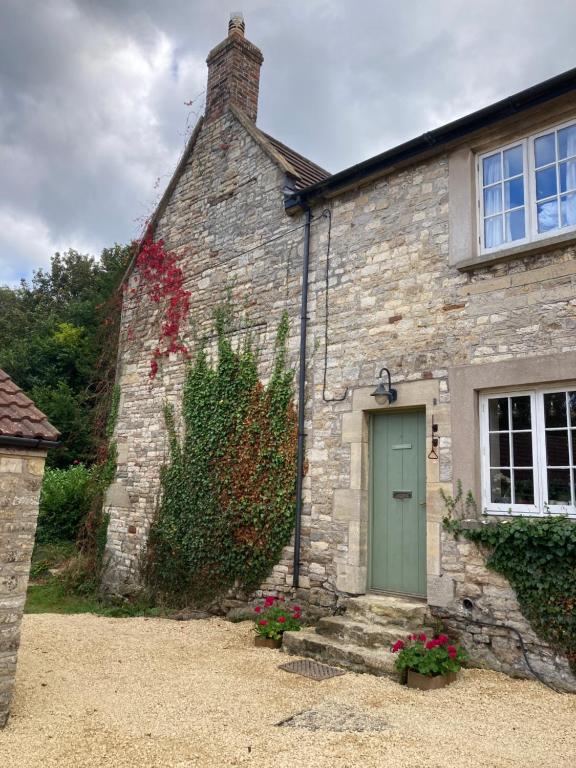 Charlton Farm, Charlton (updated prices 2026)