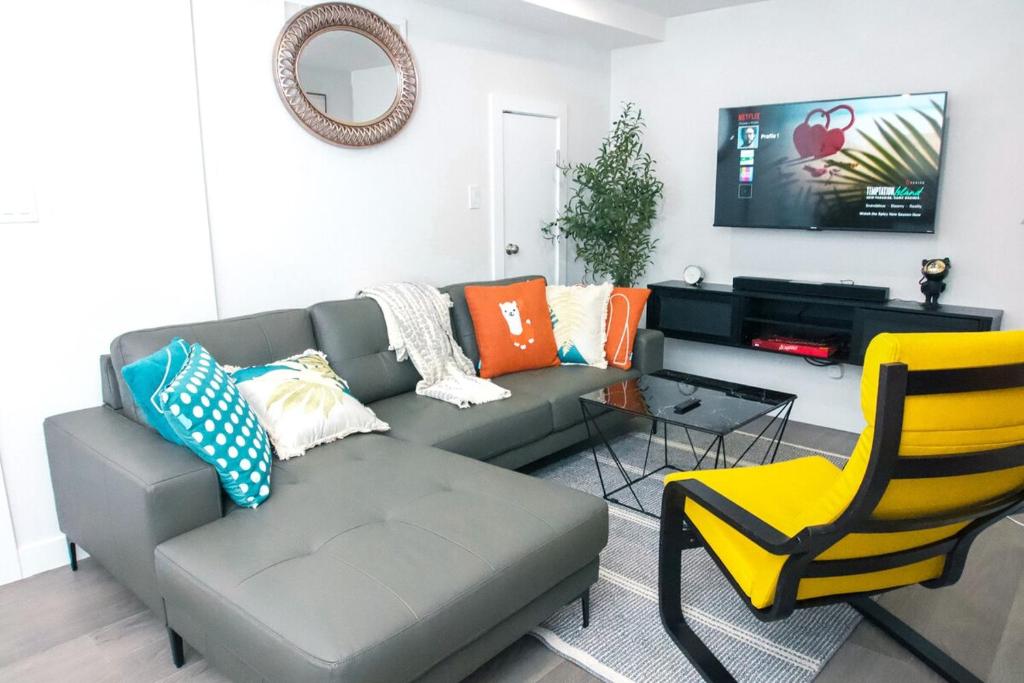 Comfy & Modern 2 Bedroom Guest Suite with King Bed, Edmonton (preços ...