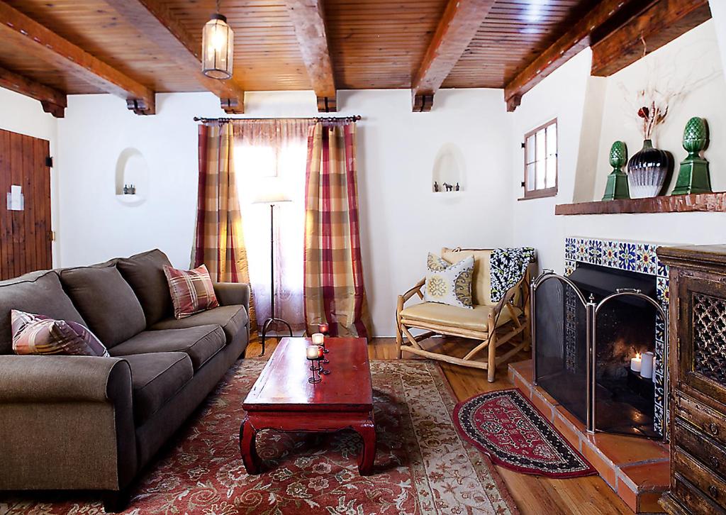 Casa De Tres Lunas House Of Three Moons