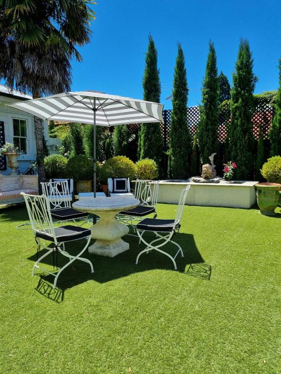 Nile Street Studio, Nelson (updated prices 2026)