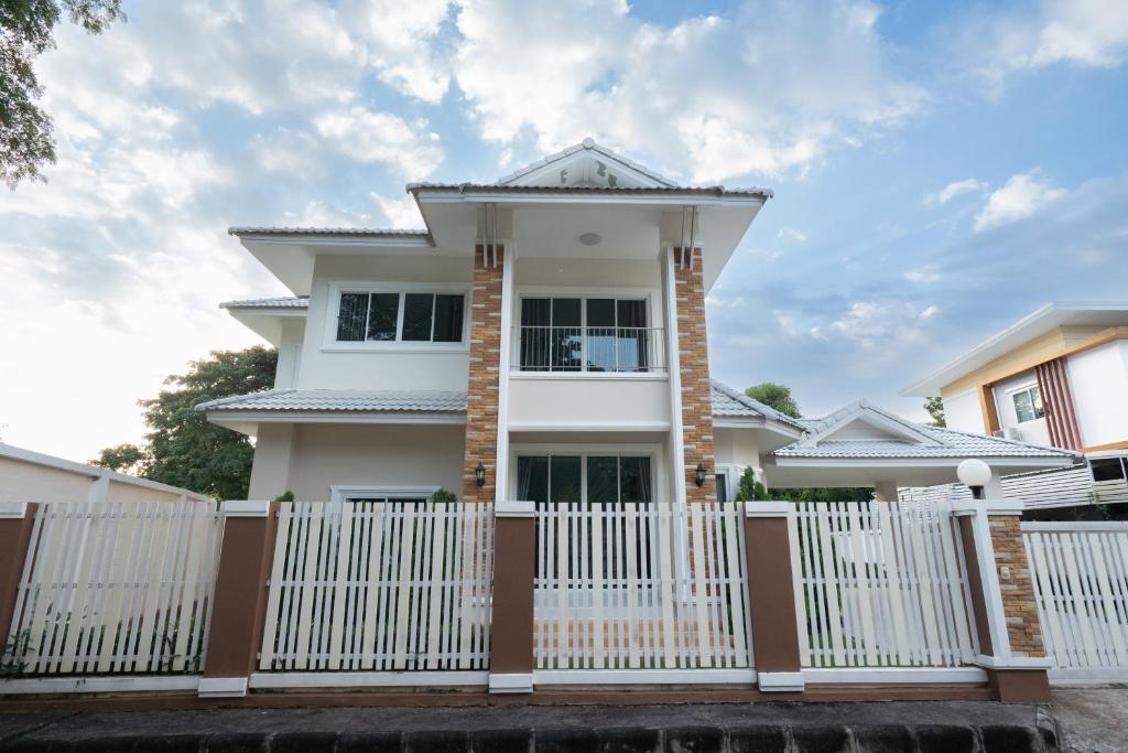 Warming House Two Stories House The City - 61, Ban Ton Chok (updated ...