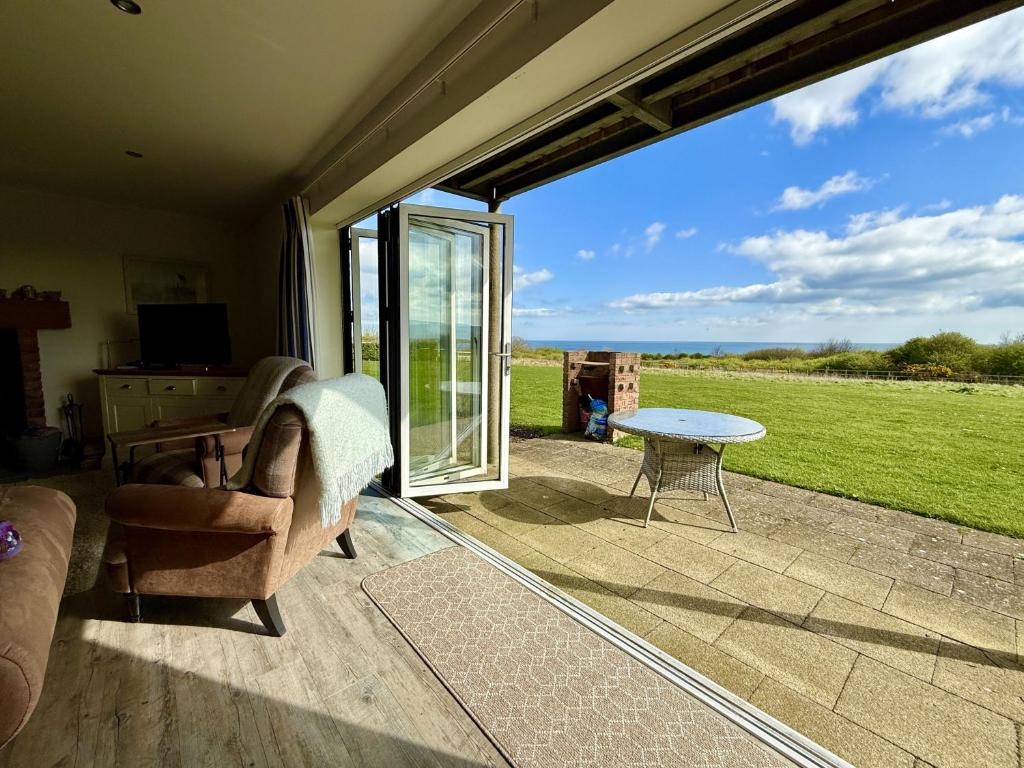 Lens Lookout - Seaview and Balcony - Part of the The Bay Filey Holiday ...