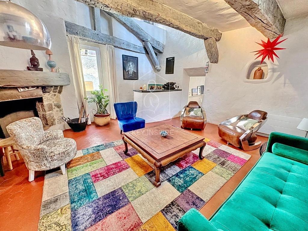 La Maison Bleue, au coeur du village de Callian, Callian (updated ...