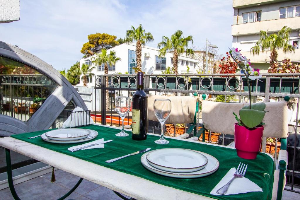 Studio Mimi City Center Bar, Bar (updated prices 2025)