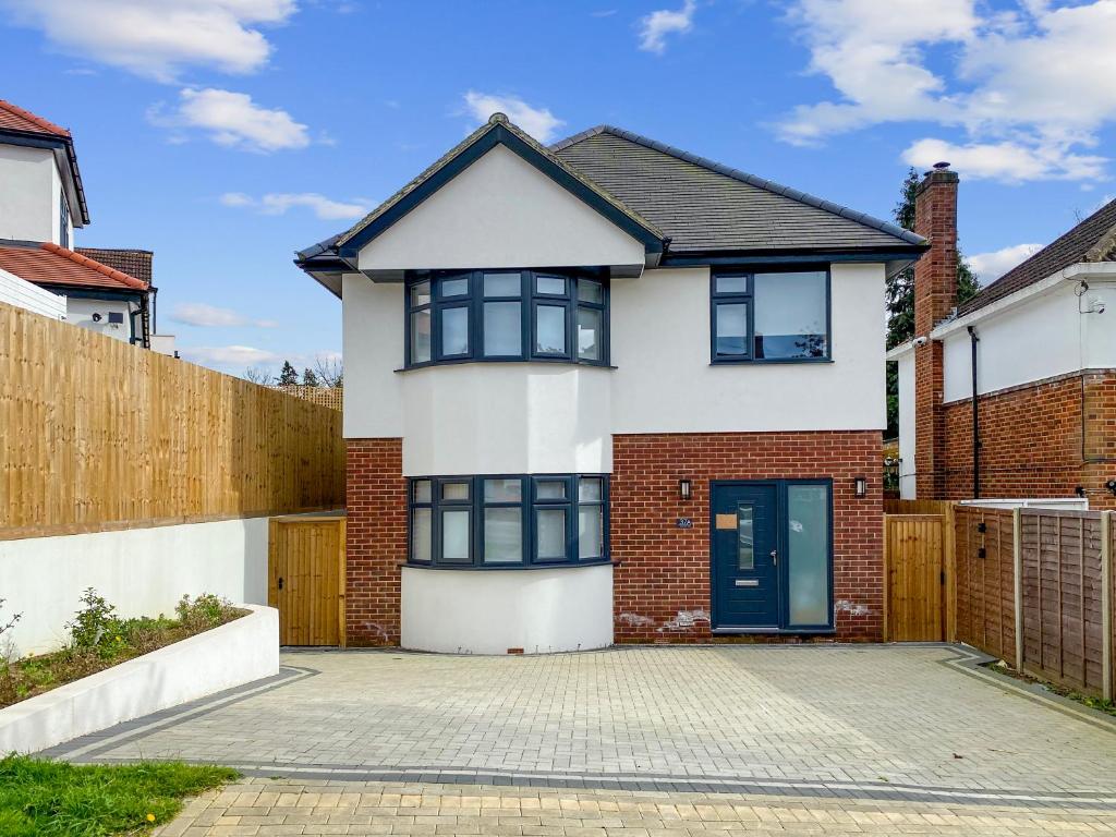 The Spa Nook with Hot Tub, Sauna and Room for 8, East Barnet (updated ...