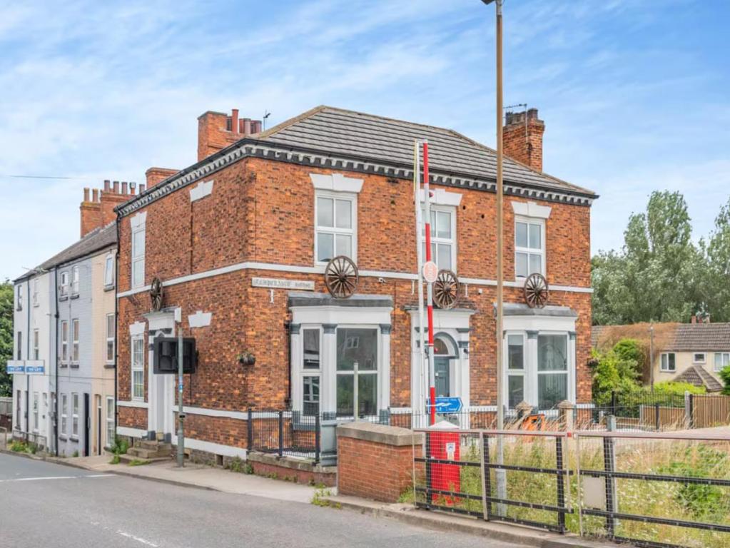 Riverside Georgian House with Hot Tub, Sauna & Parking, Selby (preços ...