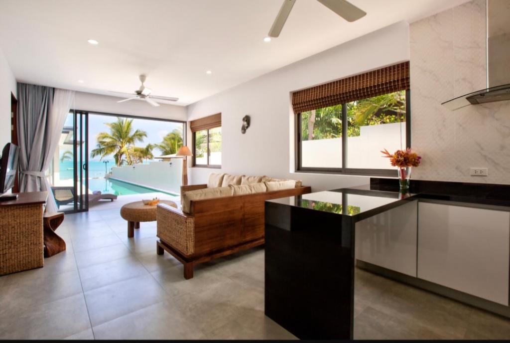 BOARDROOM BEACHFRONT RESiDENCE, Amphoe Koh Samui (updated prices 2025)