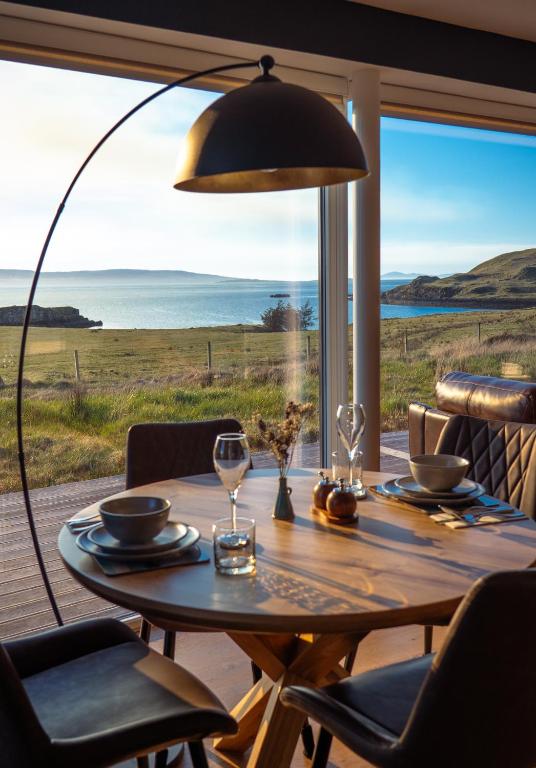 Skye Earth House - Luxury - self-catering, Earlish (updated prices 2026)