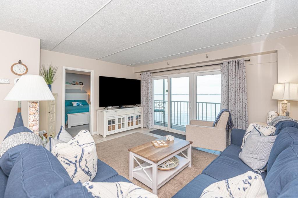 Ocean City bayfront condo balcony, stunning views, perfect for ...
