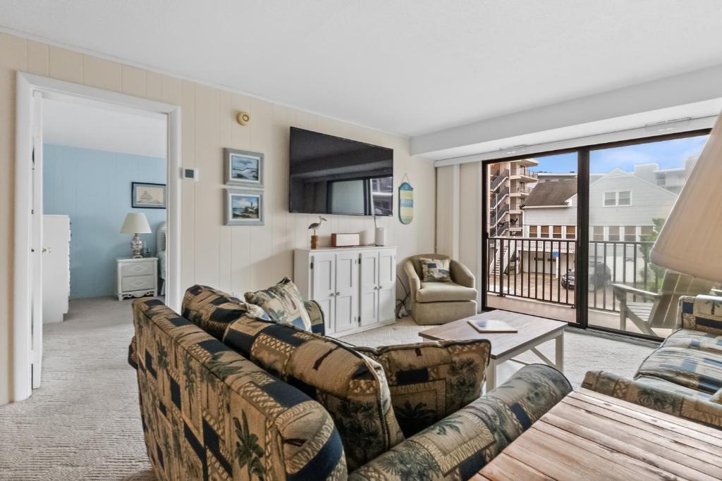 Ocean Block 2-Bedroom, 2-Bathroom Condo in Midtown Ocean City, Ocean ...