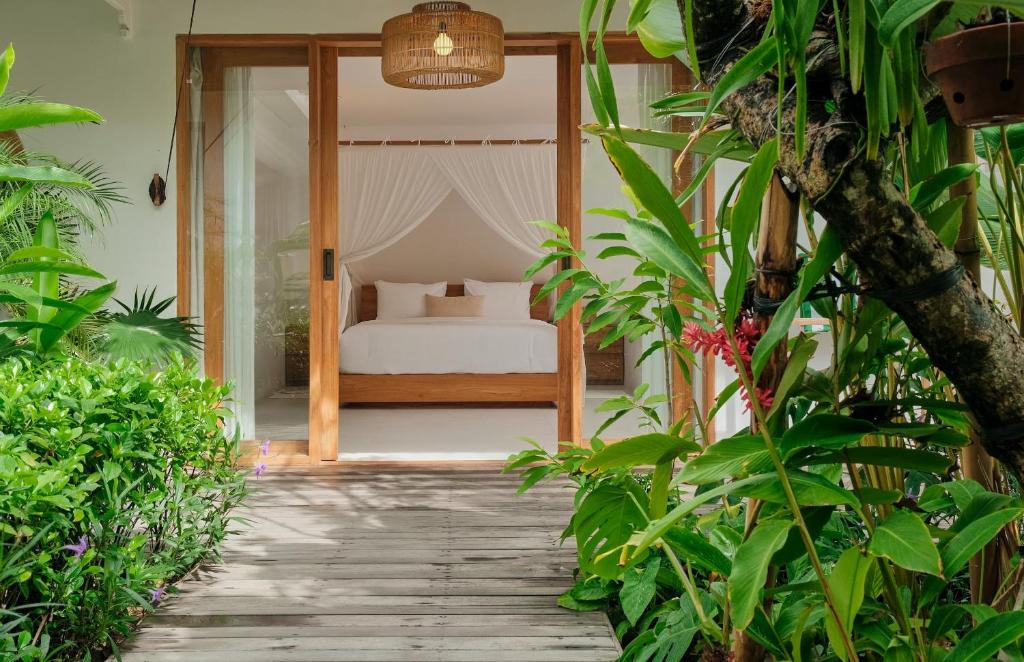 Villa Bali Manis by The Bali Agent - Central Seminyak 4BR Villa with ...