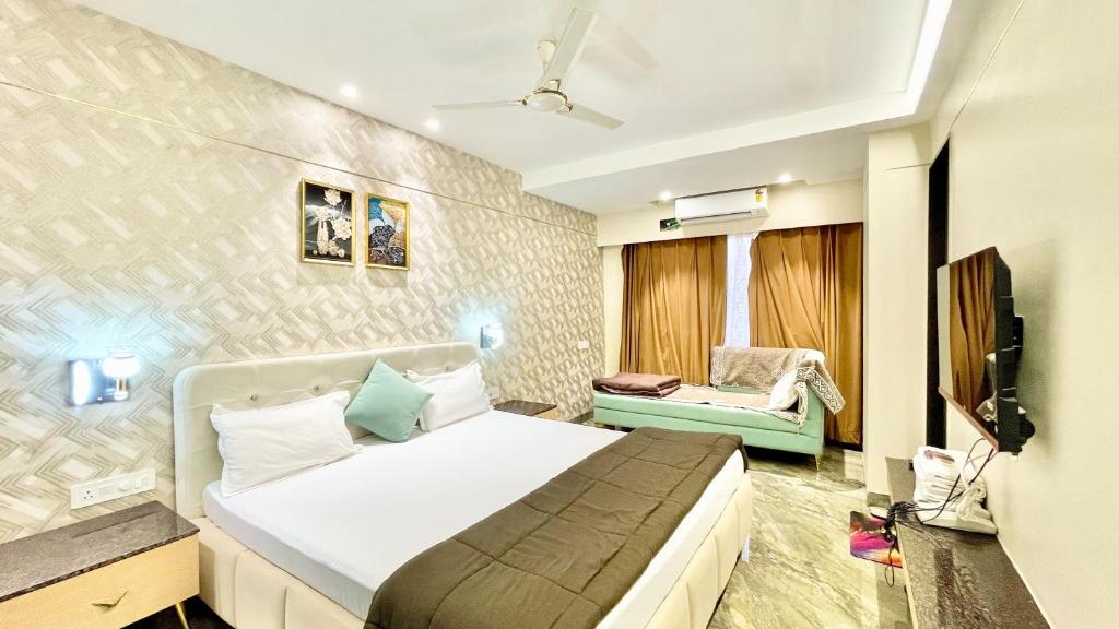 Near Mahakaleshwar Jyotirlinga Temple HOTEL A LUXURY -M Shree ! UJJAIN ...