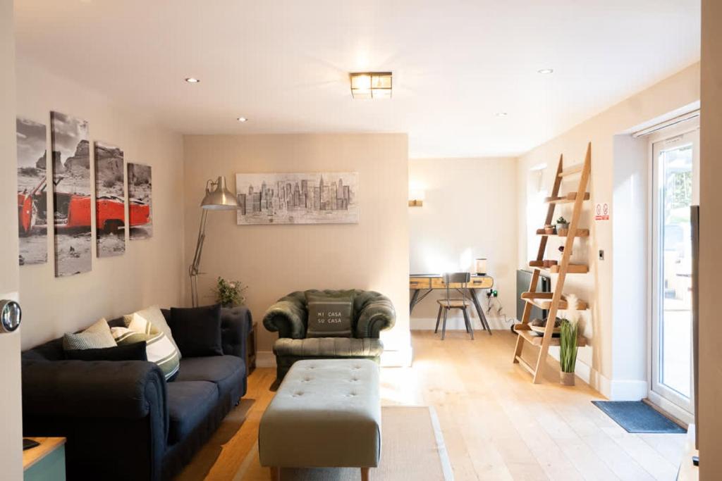 Vineyard Style 2BR with Garden and Parking, Shudy Camps (updated prices ...