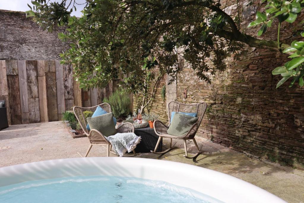 The Wild Hare, Chillington (updated prices 2026)