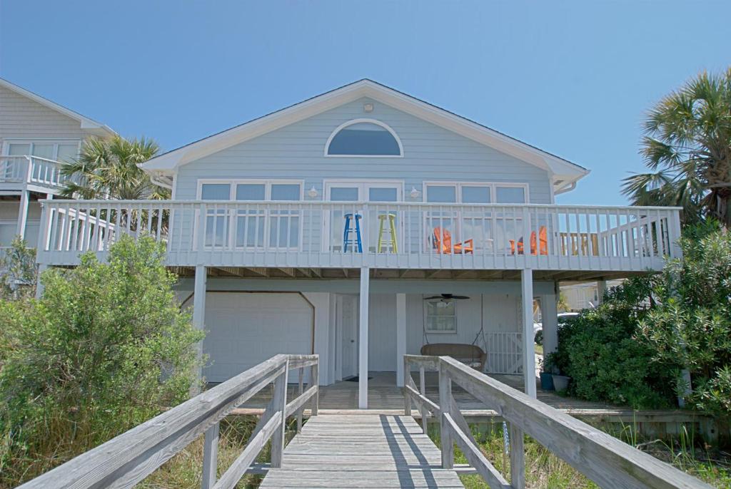 Ship Faced by Carolina Beach Realty, Carolina Beach (precios ...