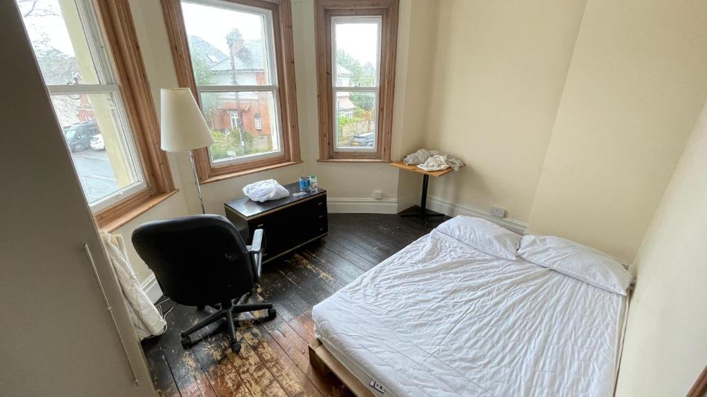 Westbourne bedroom for single occupancy in shared house min 1 month ...