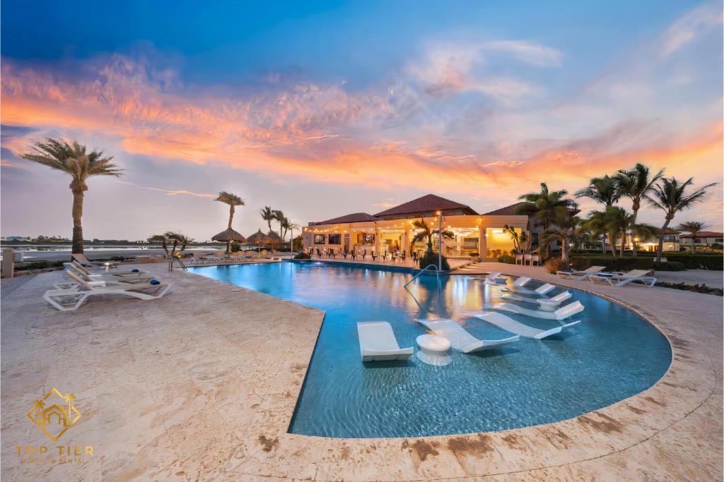 New 1 Min To Beach, Resort Style Amenities, Bbq, Palm-Eagle Beach ...