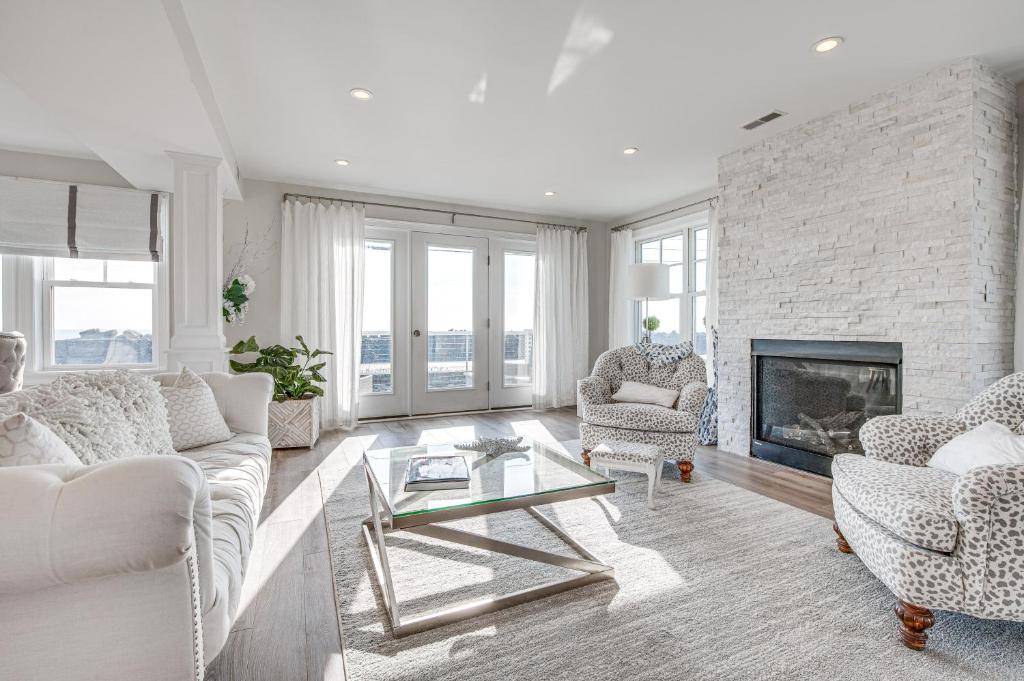 Walk to Rye Harbor State Park Home with Ocean Views, Rye (aktualisierte ...