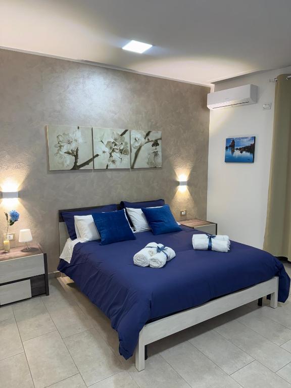 BLUE HOUSE Catania - Cozy B&B Near the Sea and Historic Center - Sicily ...