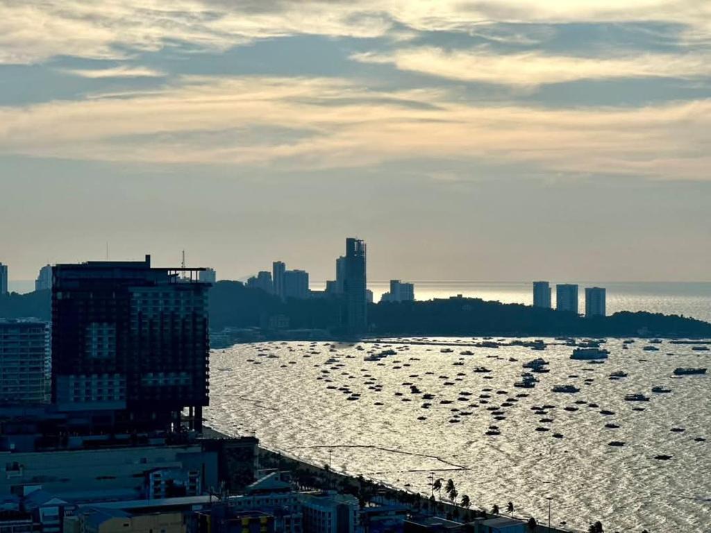 Seaview Condo The scenery is beautiful, Pattaya Central (updated prices ...