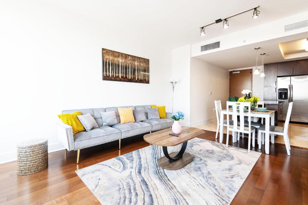 Sky-Rise Apartments, Los Angeles (updated prices 2025)