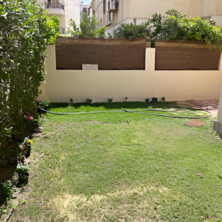 Modern 2 BD room with private garden in Sheikh Zayed, compound Hadeek ...