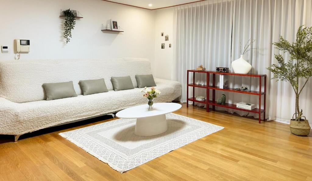 H House Hongdae, Seoul (updated prices 2026)