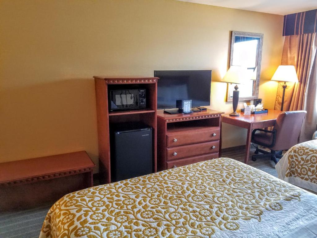 Days Inn by Wyndham Windsor Locks / Bradley Intl Airport, Windsor Locks ...