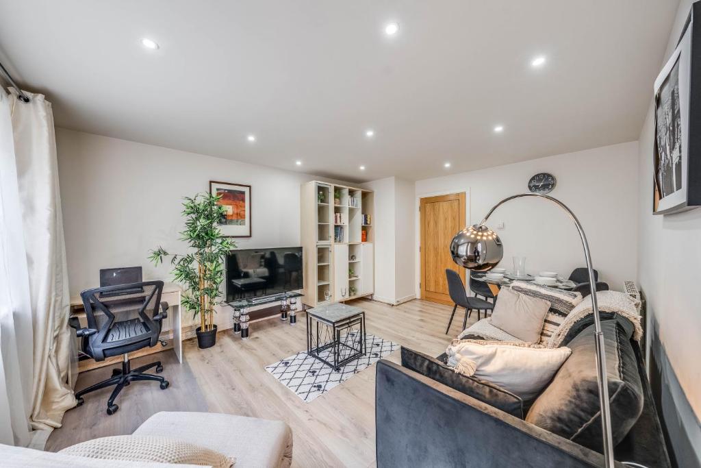 Canary Wharf O2 ExCel Flat with Parking & Balcony, London (updated ...