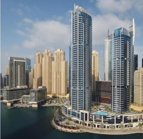 Delux Studio Apartment Dubai Marina the BAY 5 min Beach JBR & 3 min to Tram station, Dubai ...