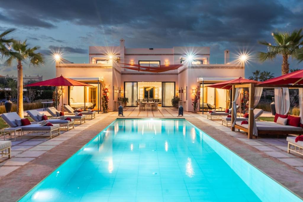Luxury 5-Suite Villa with Heated Pool, Steam Room & Games, Marakeš ...