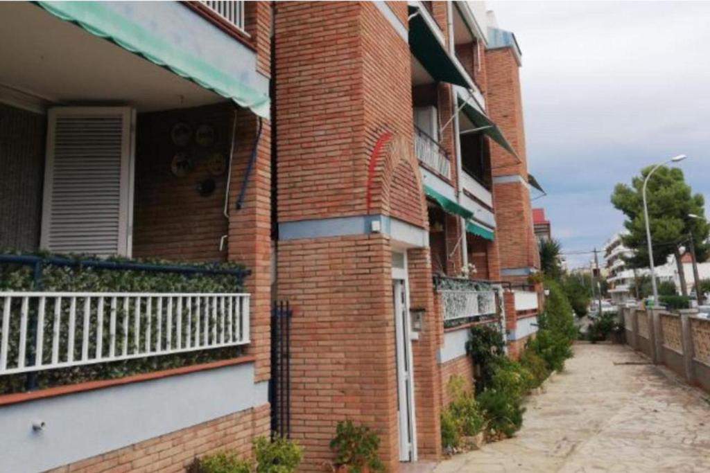 Apartment Sleeps 4 with Balcony, Cubelles (updated prices 2026)