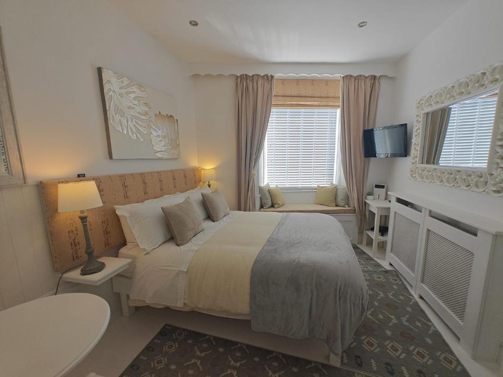 Cubert at Sophias, Penzance (updated prices 2026)
