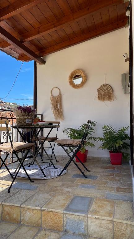 MEROLI Guesthouse - UNESCO quarter, Berat (updated prices 2025)