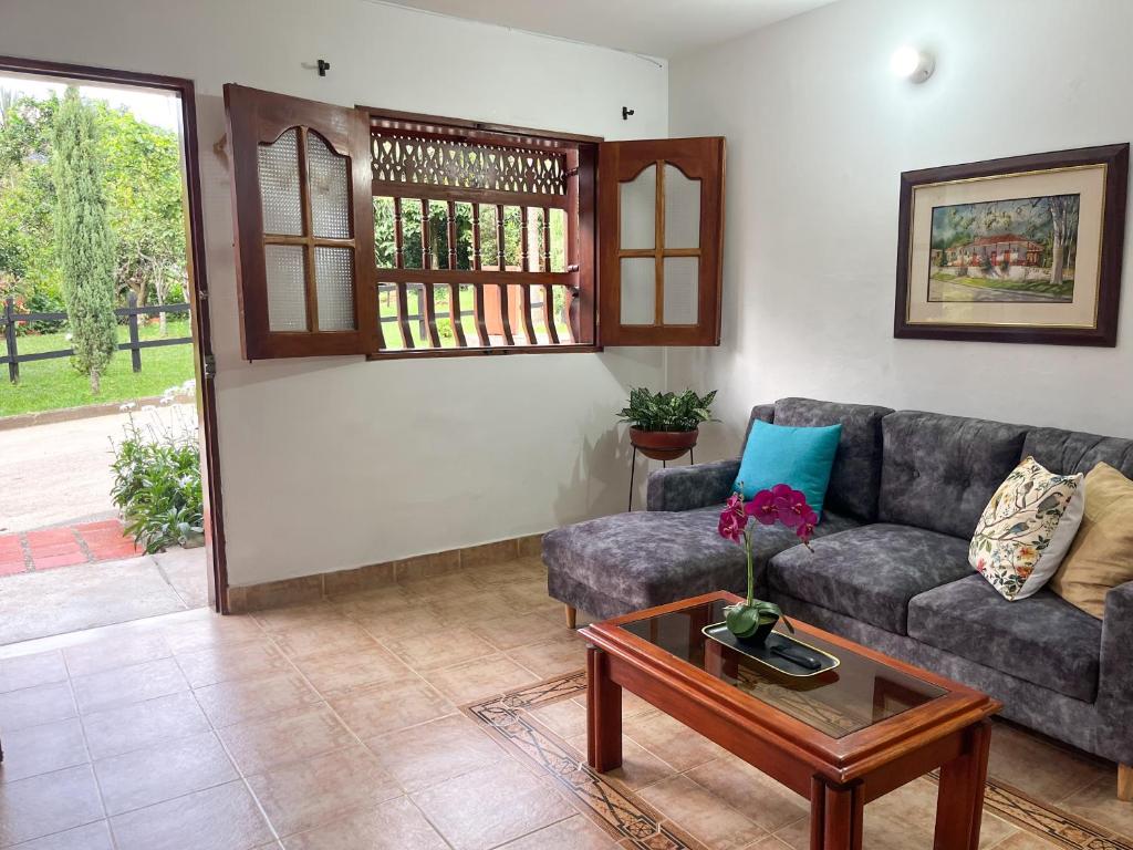 Casa El Pinar, Jardín (precios actualizados 2025)