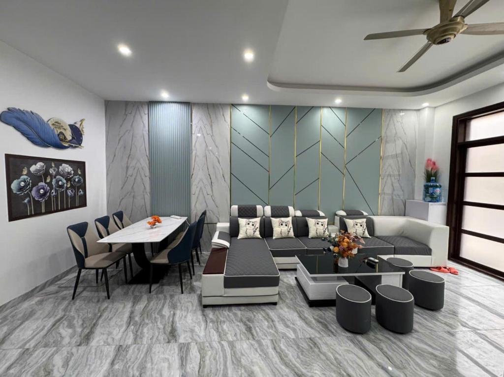 Luxury homestay in Vinhomes Oceanpark 3 3 large bedrooms with wet sauna cabin, Cửu Cảo ...