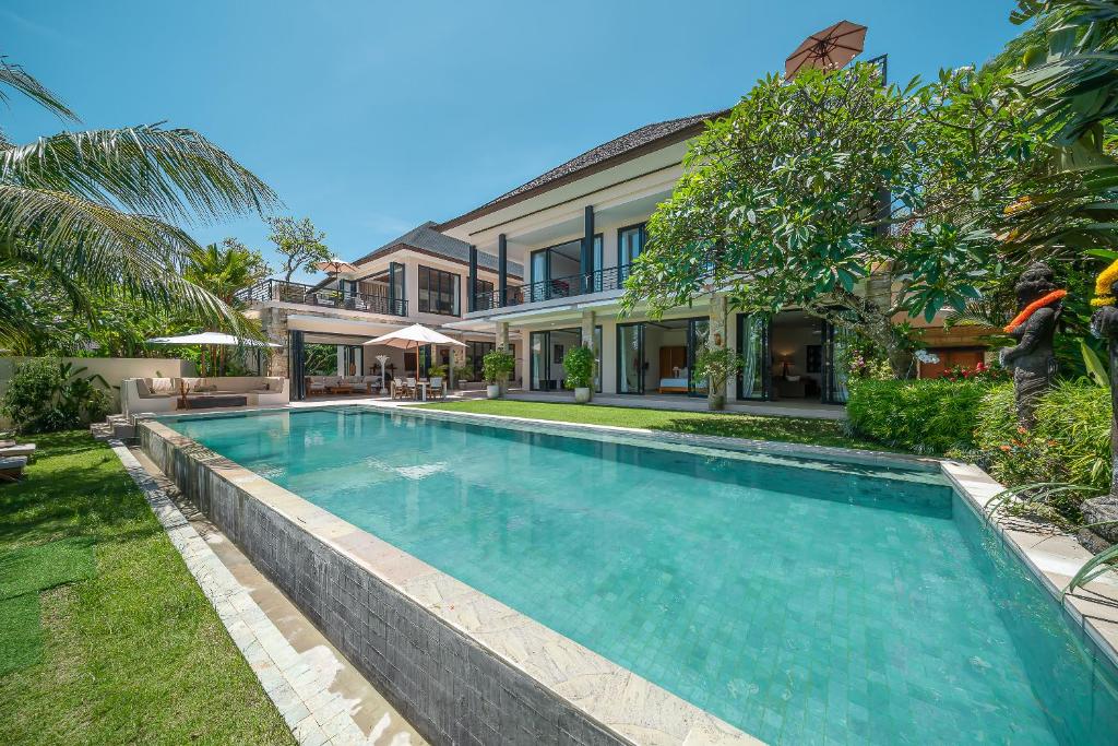 Luxury Beach Villa - A Massive Sea Views 5BR Villa Close to The Beach ...