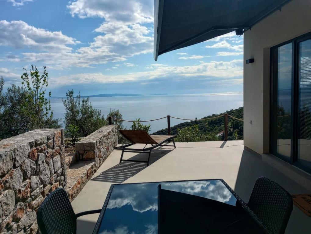 Olive Valley, Tiros (updated prices 2026)