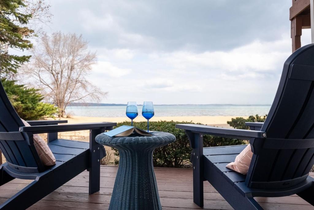 Beachfront Serenity 101, Traverse City (updated prices 2026)