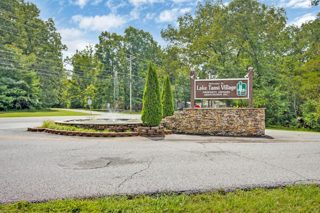 Hiawatha West Lake Tansi by Coolvacay, Crossville (updated prices 2026)